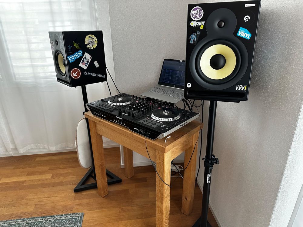 DJ Setup (Numark NS7ii) mit erstklassigen Komponenten | Kaufen auf Ricardo