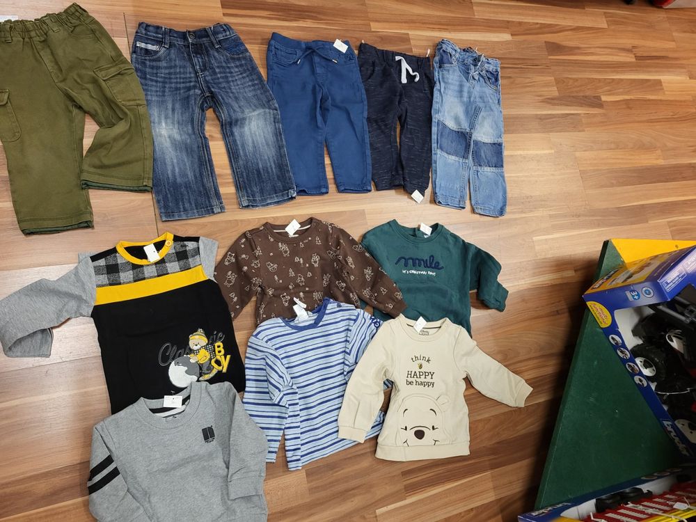 5 Hosen oder 6 Pullis B5 (Gebraucht) in Spiegel b. Bern für CHF 15 – mit Lieferung auf Ricardo ...