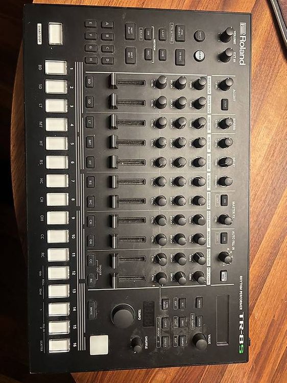 Roland Tr8S (Gebraucht) in Grafstal für CHF 400 – mit Lieferung auf ...