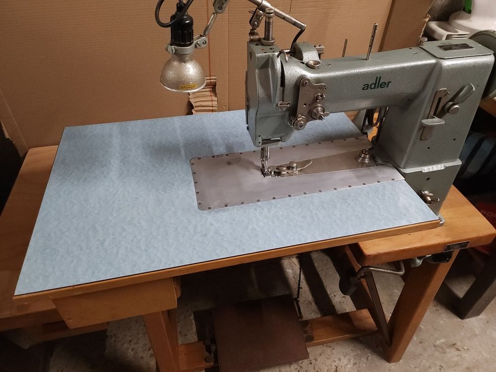 Industrienähmaschine Adler 69; Lieferung möglich (Gebraucht) in Lengnau ...
