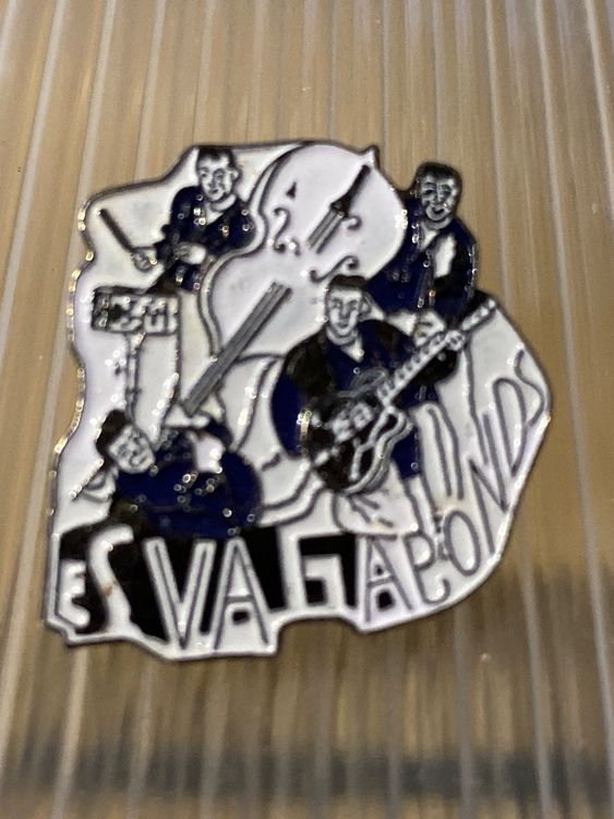 Pin's collector Les Vagabonds, groupe vintage rare! (D'occasion) à ...