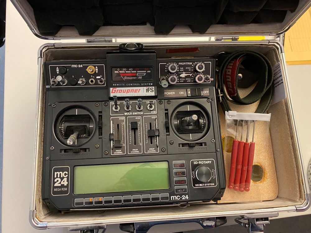 Graupner MC24 Sender mit Empfänger Akkus und Koffer (Gebraucht) in ...