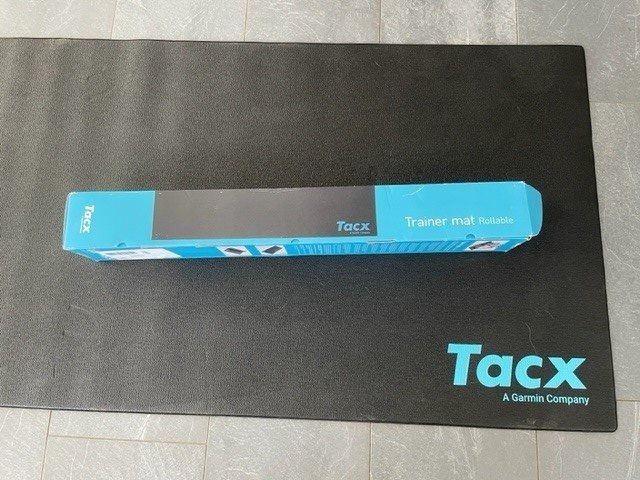 Original aufrollbare Tacx-Trainermatte für Rollentrainer (Gebraucht) in ...