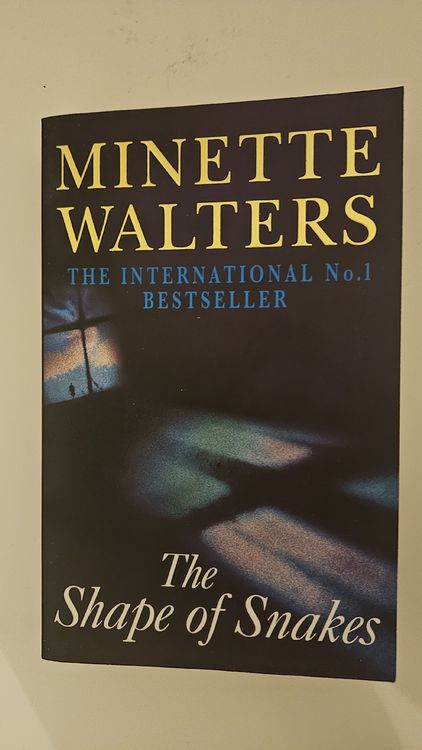 Minette Walters - The Shape of Snakes Buch (Gebraucht) in Glattbrugg ...