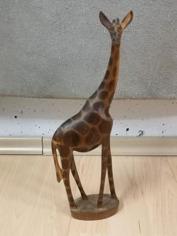Giraffe aus Holz geschnitzt (Gebraucht) in Pfäffikon ZH für CHF 5 – mit Lieferung auf Ricardo kaufen