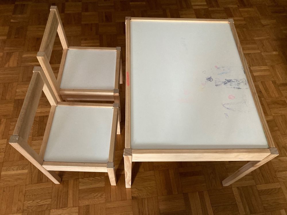 Ikea LÄTT Kindertisch mit 2 Stühlen, weiß/Kiefer | Kaufen auf Ricardo