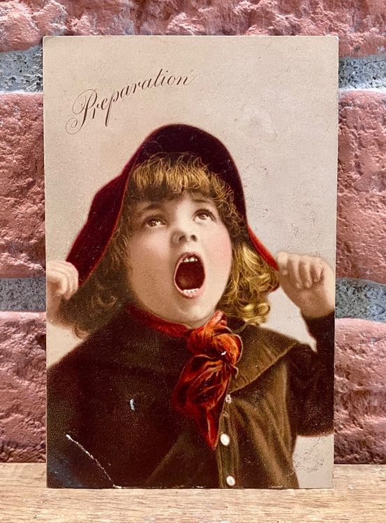 1908 - Antike Foto AK Mädchen mit roter Kapuze aus England (Gebraucht) in Root für CHF 1 – mit ...
