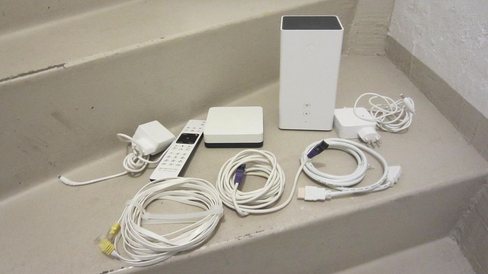 Swisscom Internet Box 2 & TV Box (IP1400) UHD, komplett (Gebraucht) in ...