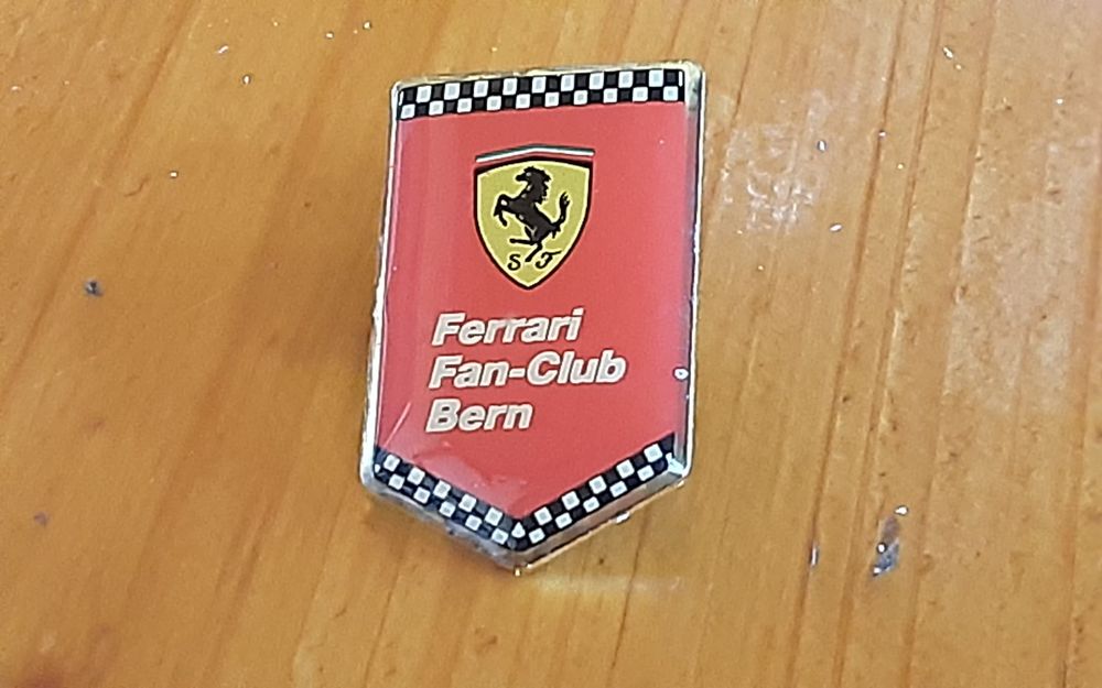 Ferrari pin (Gebraucht) in für CHF 10 – mit Lieferung auf Ricardo kaufen