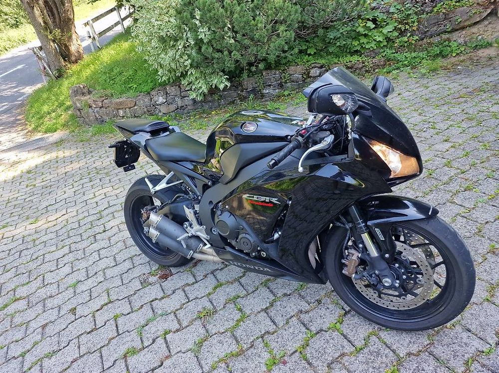HONDA CBR 1000 RA (D'occasion) à Les Paccots pour CHF 8900 – retrait ...