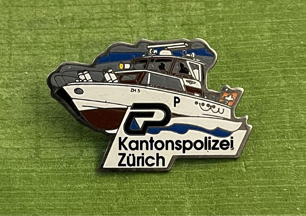 Polizei Pin (Gebraucht) in Itingen für CHF 2.5 – mit Lieferung auf Ricardo kaufen