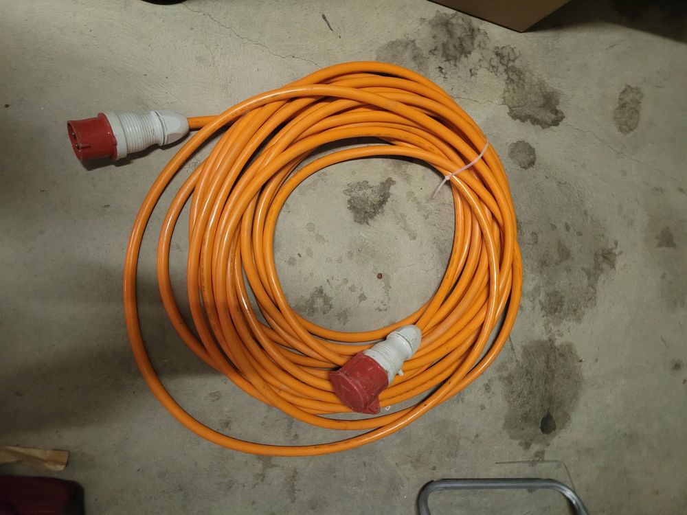 Rallonge pur pur 5x6 CEE 32 A (Gebraucht) in Düdingen für CHF 150 – mit ...
