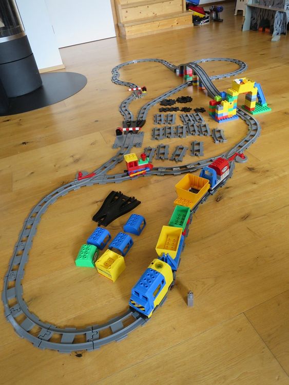 Lego Duplo Eisenbahn elektrische Lok 5kg (Gebraucht) in Hettlingen für ...