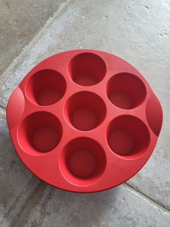 Tupperware Muffins Form Silikon (Gebraucht) in Maur für CHF 8 – mit ...