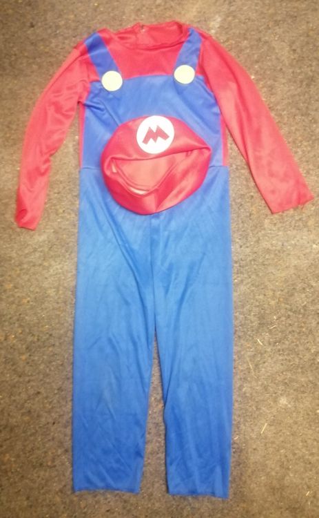 Super Mario Kostüm mit Hut, für Kinder ca 5-6 Jahre (Gebraucht) in ...