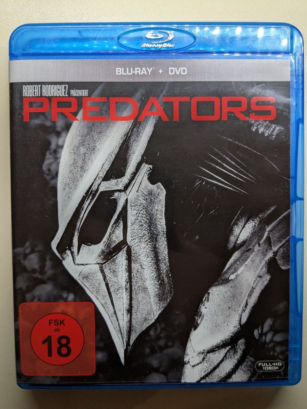 "Predators" mit Danny Trejo [Blu-ray + DVD] (Gebraucht) in Port für CHF ...