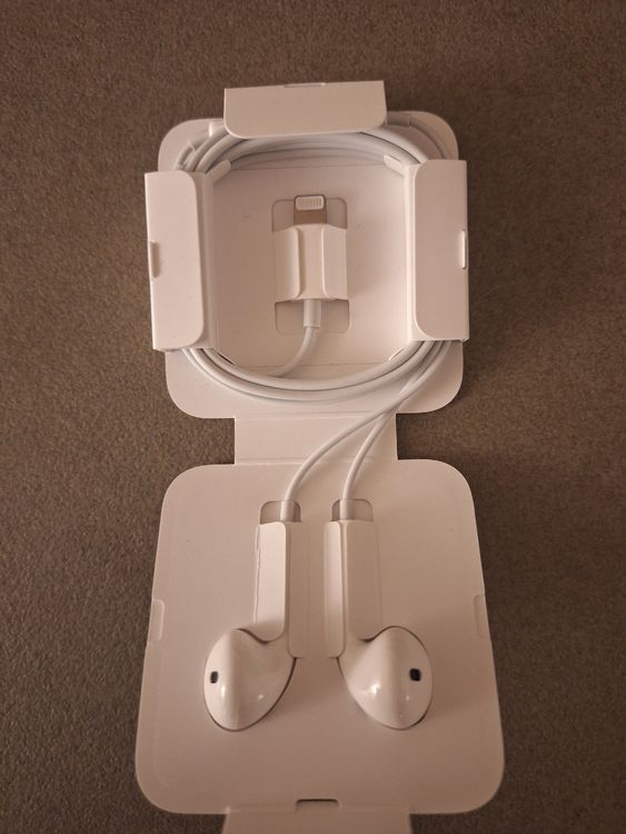 Original Apple EarPods Kopfhörer - Neu (Neu (gemäss Beschreibung)) in ...
