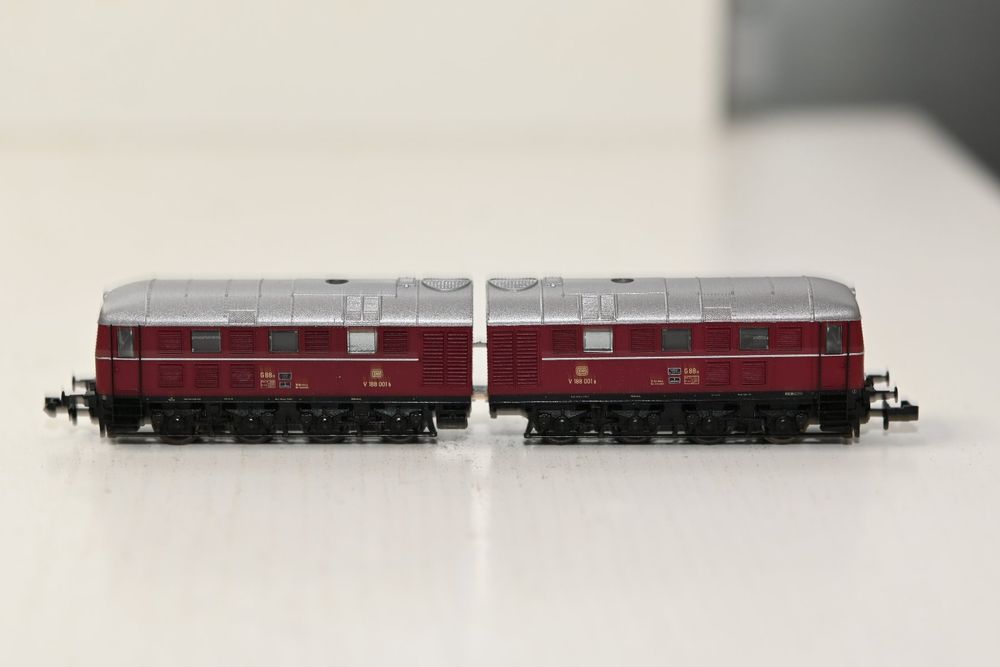 V 188 Roco Spur N ohne OVP , läuft Gehäuse hält nicht (Gebraucht) in ...