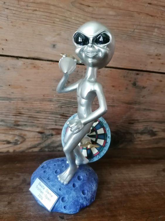 Süsse Alien Frau von Dart Trophy (Neu (gemäss Beschreibung)) in Sevelen ...