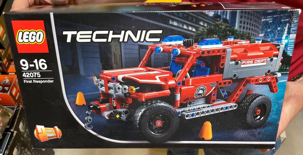 LEGO® Technic 42075 First Responder (Neu und originalverpackt) in ...