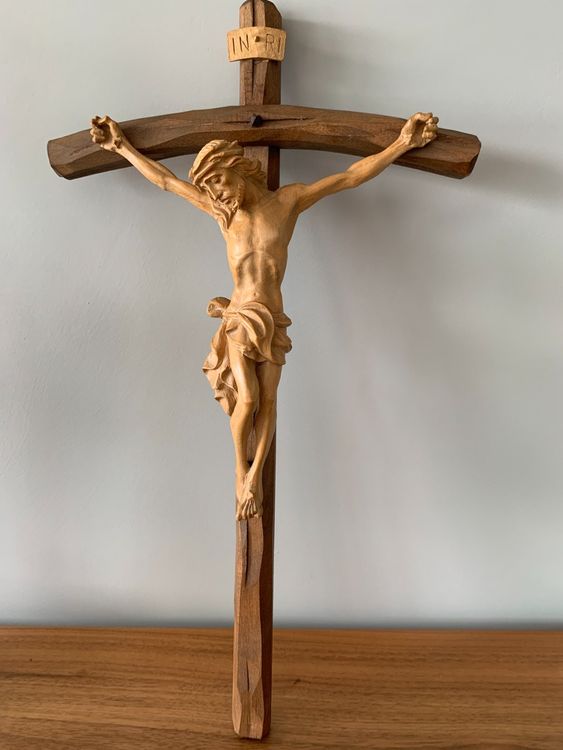 Jesus Kreuz Holz Geschnitzt