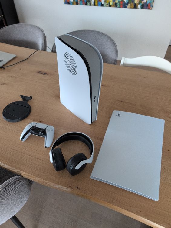 Sony Playstation 5 (PS5) + Controller & Pulse 3D headset (Gebraucht) in ...