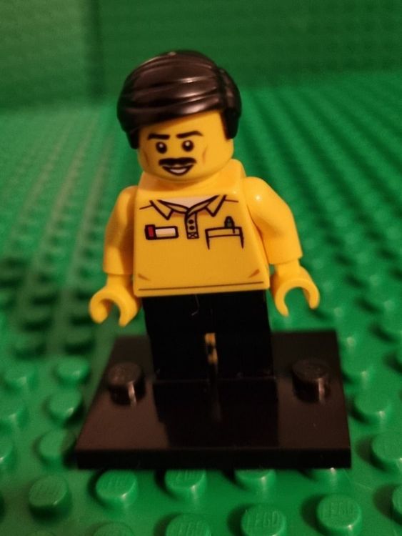 LEGO Minifigure LEGO Store Employee (male) (Neu (gemäss Beschreibung ...