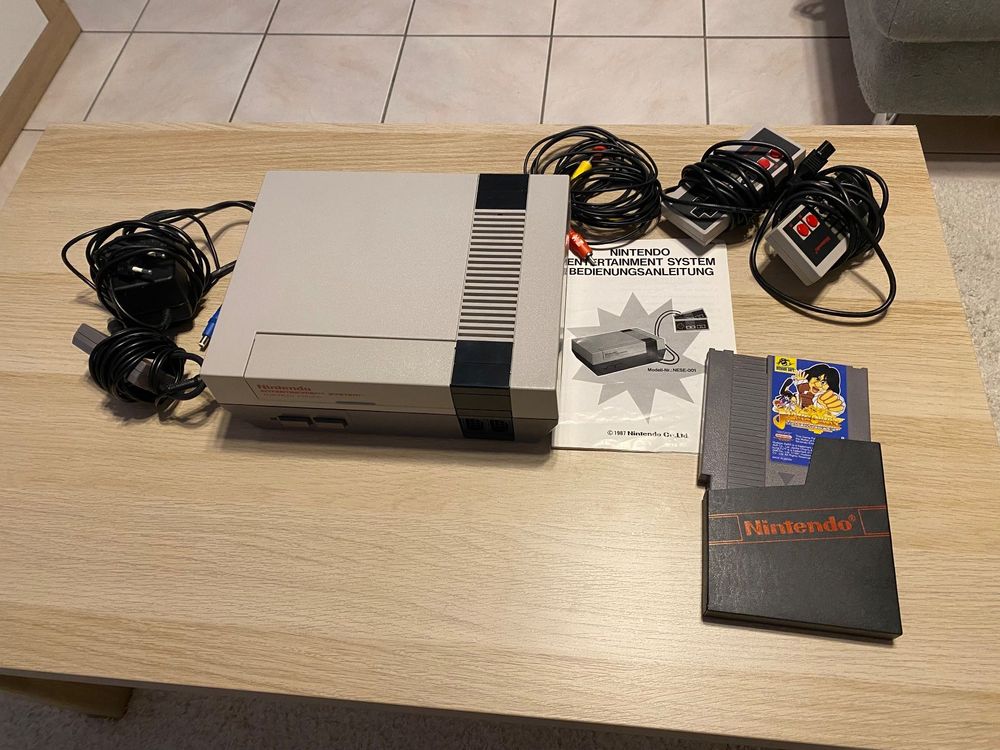 Console Nintendo NES vintage avec jeu Jackie Chan’s (Gebraucht) in ...