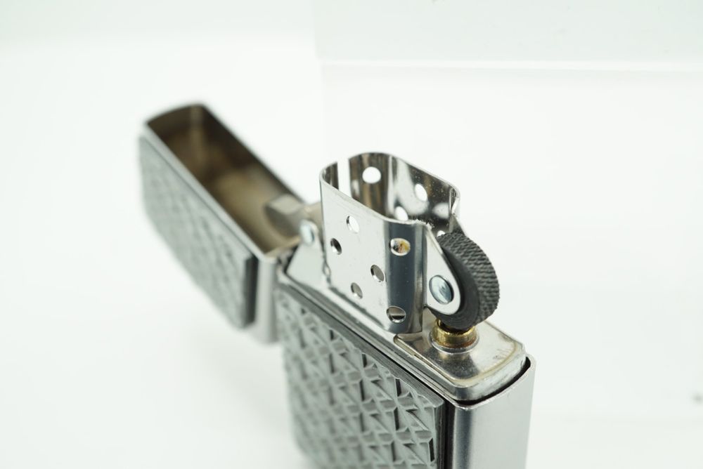 ZIPPO® ZZZ - DESIGN - HEAVY PLATE - 2020 - UNGEZÜNDET (Neu (gemäss Beschreibung)) in Mels für ...