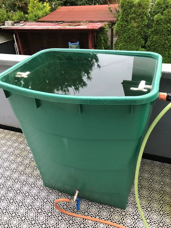 Wasser Fass 300 Liter mit Hahn (Gebraucht) in Steinerberg für CHF 10 – nur Abholung auf Ricardo ...