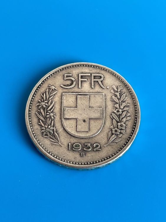 Superbe pièce 5Fr. HELVETIA 1932 en argent (Gebraucht) in Erde für CHF 16 – mit Lieferung auf ...