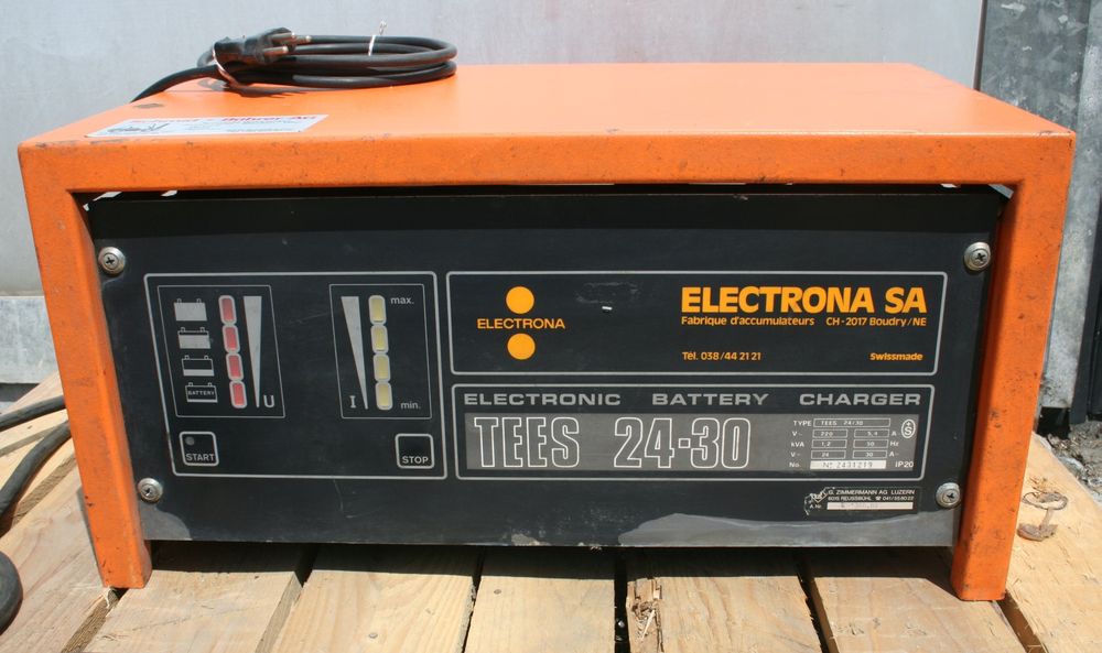 Ladegerät für Elektro Stapler - Electrona TEES 24-30 (Defekt) in für ...