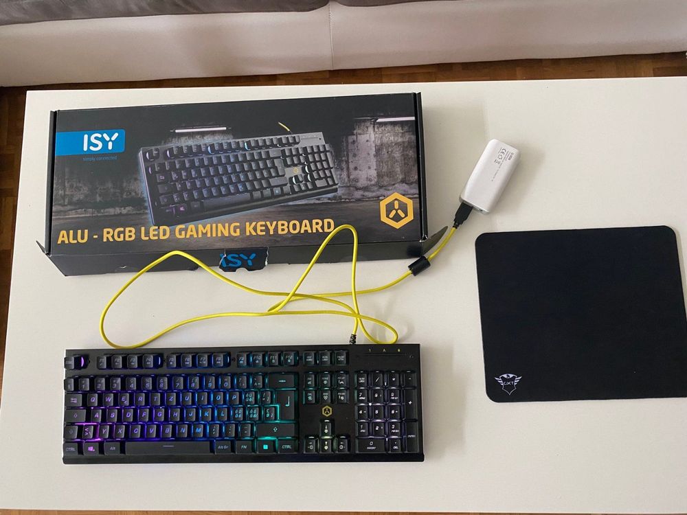 Neue Tastatur Alu RGB Keyboard von ISY und Mausmatte ab 1.- (Neuf (Voir ...