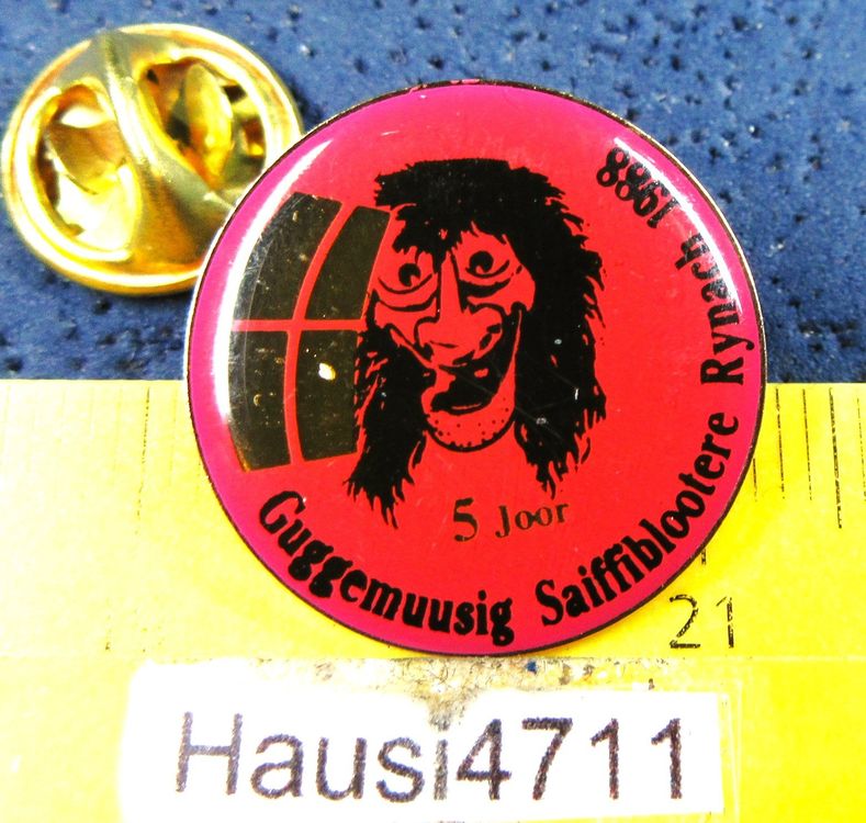 REINACH BL FASNACHT PIN GUGGE SAIFIBLOOTERE 5JOOR (Gebraucht) in Ettingen für CHF 0.95 – mit ...