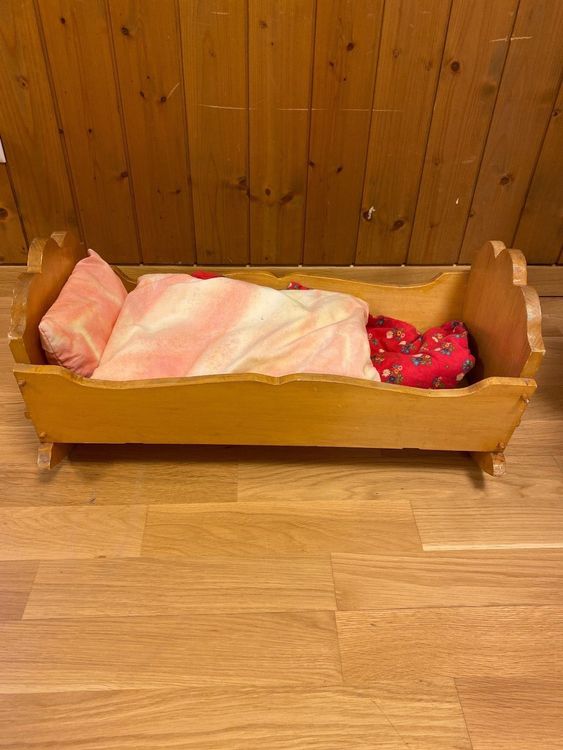 Puppenwiege Holz (Gebraucht) in Zürich für CHF 1 – mit Lieferung auf Ricardo kaufen