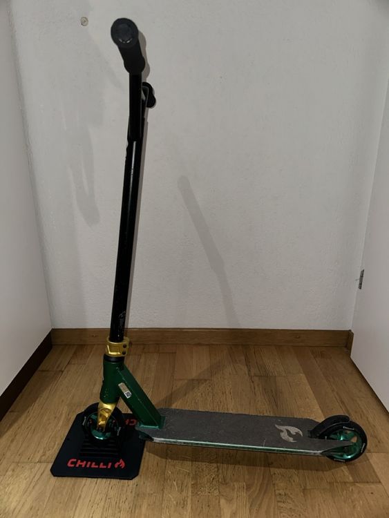 Chilli Pro Scooter 5000 grün / gold (Gebraucht) in Bolligen für CHF 99 ...