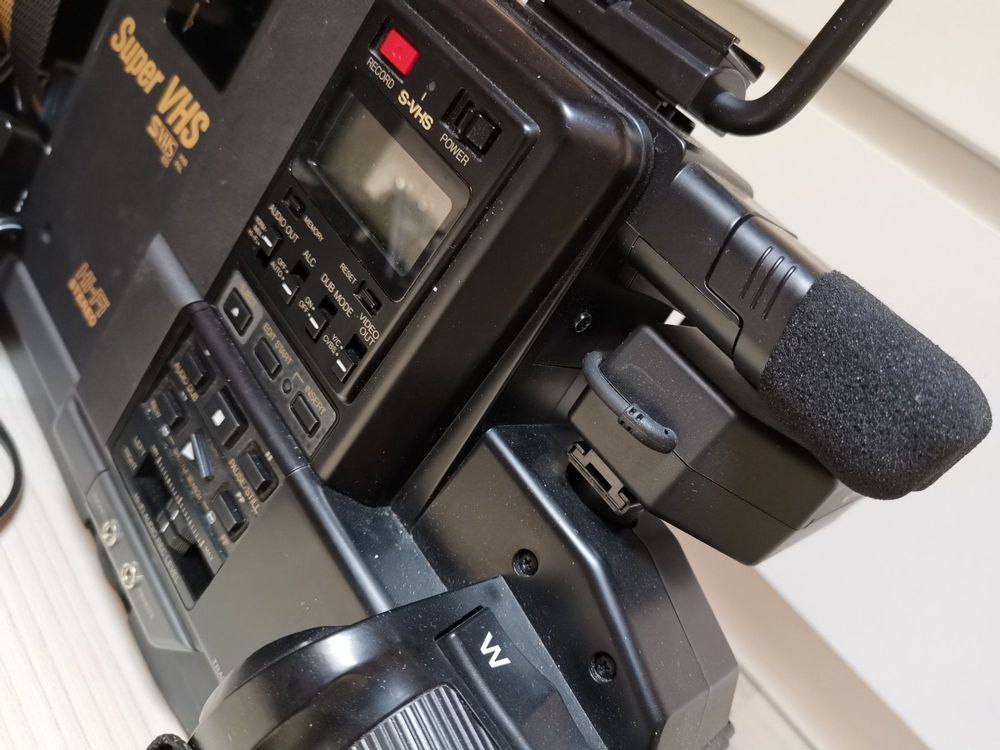 JVC Super VHS Camera-Recorder (Defekt) in einsiedeln für CHF 135 – nur ...