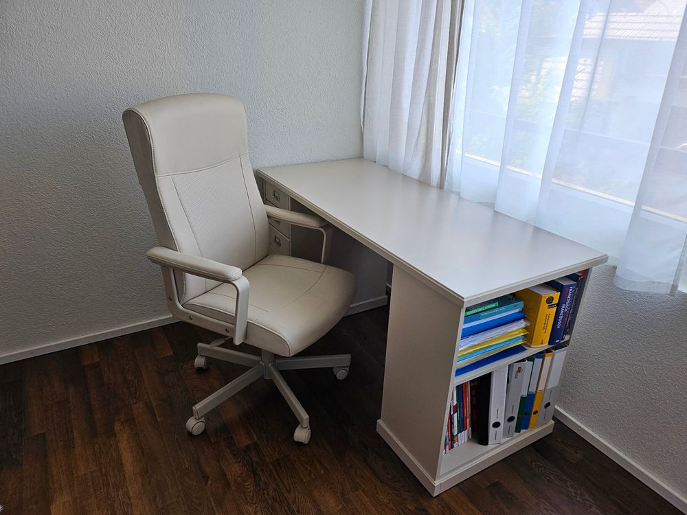 Büro-Set / Schreibtisch / Pult / Bürostuhl / beige (Gebraucht) in ...
