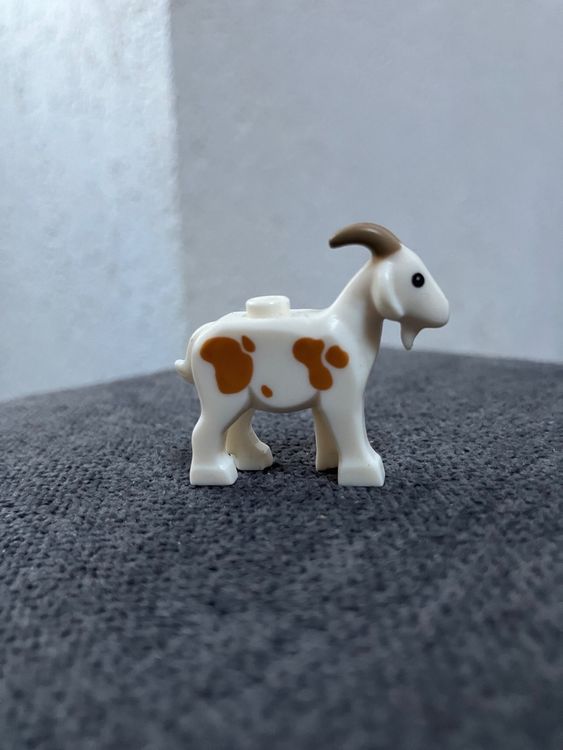 Lego figurine Castle goat Minifigur (Gebraucht) in Fully für CHF 53 ...