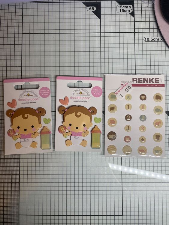 Basteln: Viele Deko-Steine und Perlen, Brads usw. (Gebraucht) in ...