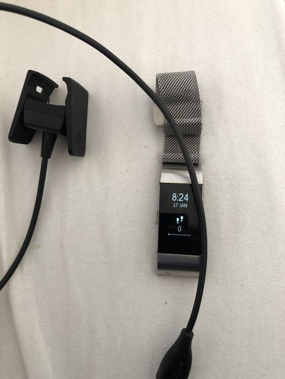 Original FitBit Fitness-Uhr, Smartwatch, Metallarmband | Kaufen auf Ricardo