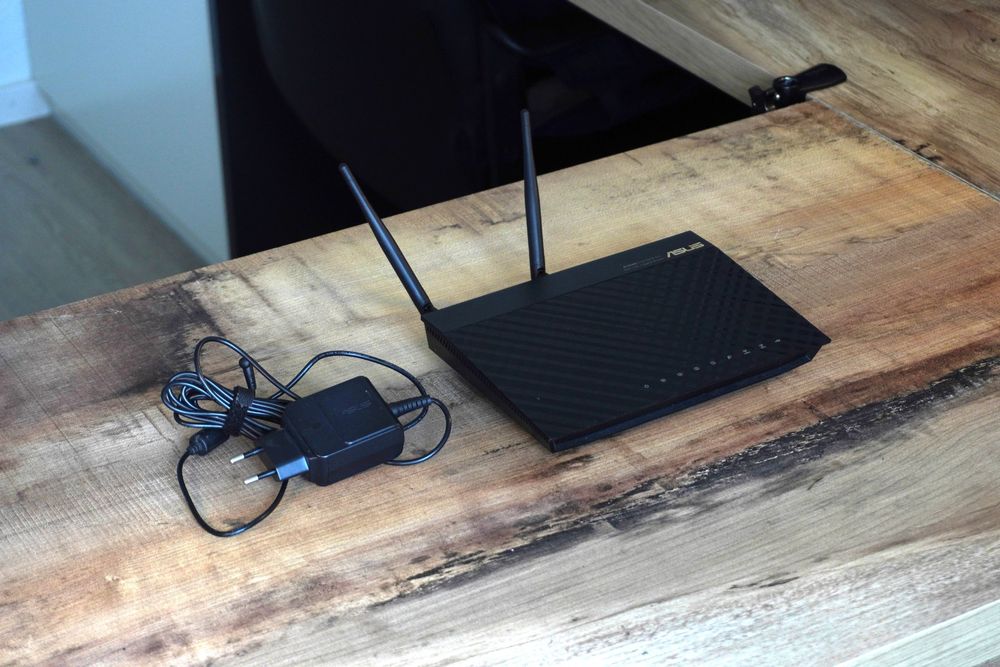 ASUS RT-AC66U Dualband Router (Defekt) in Mitlödi für CHF 9.9 – mit ...