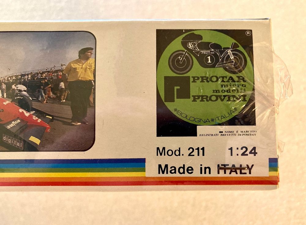 Maquette Ferrari F1/88 1/24 Protar no 211 (Neu und originalverpackt) in ...