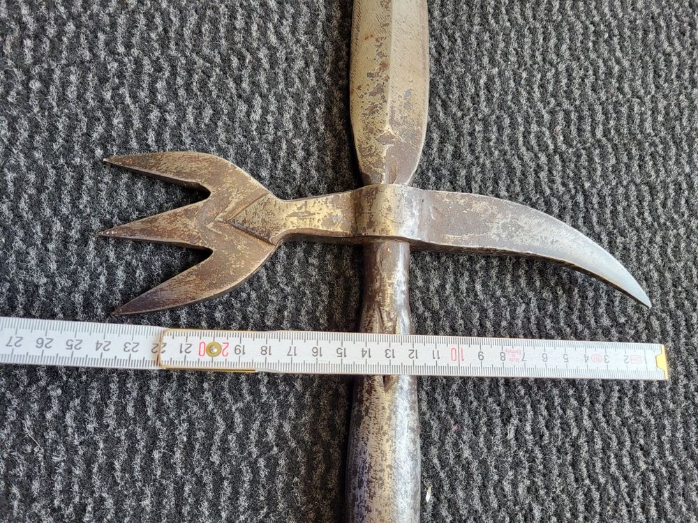 Antike Hellebarde (Gebraucht) in Degersheim für CHF 550 – mit Lieferung ...