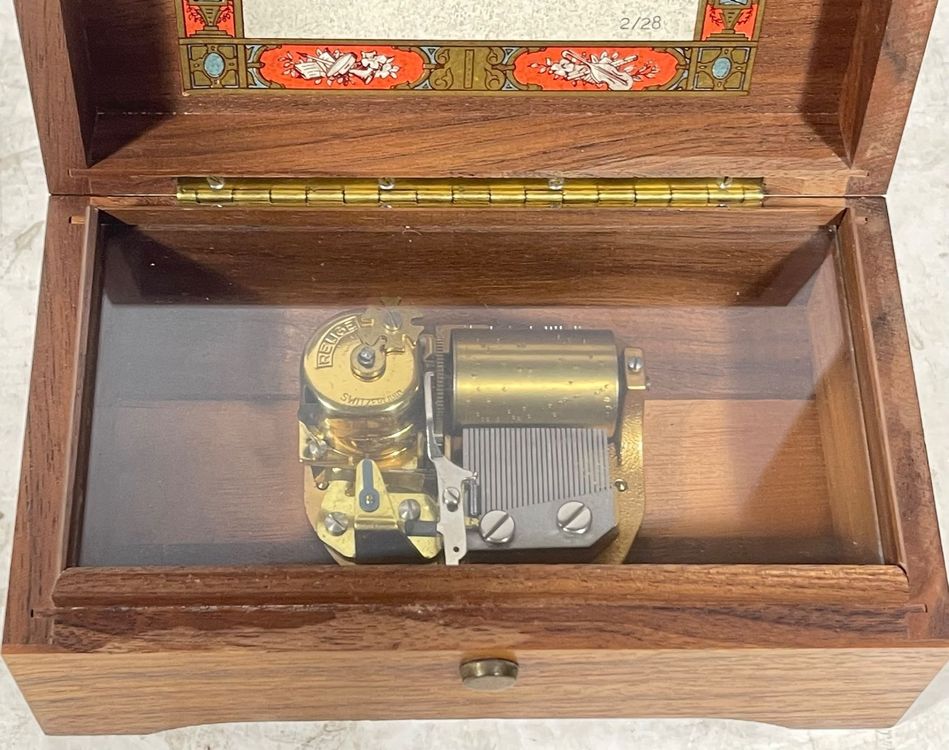 Reuge Music Spieldose Sammelstück 🔵 (Gebraucht) in für CHF 185 – mit ...