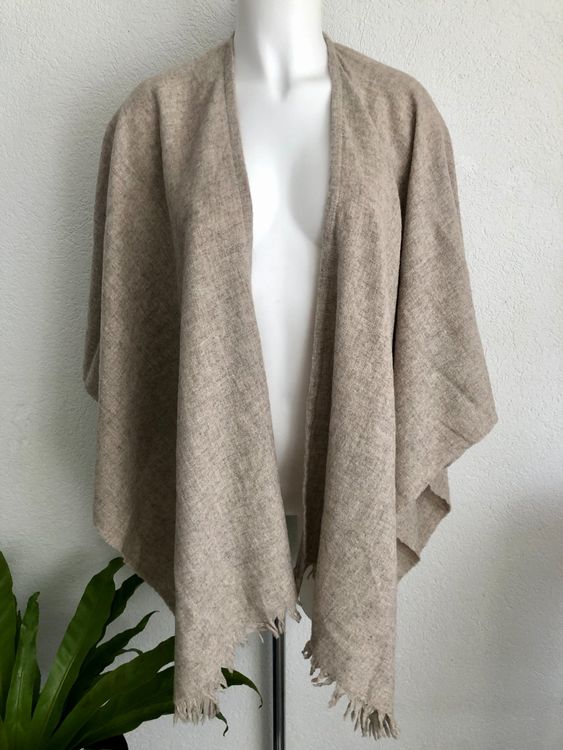 MUJI Poncho Stola Schal aus Yak Wolle schön warm (Gebraucht) in Kloten ...