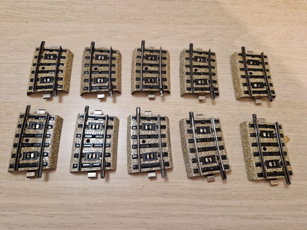 Märklin 10 x 5102 Gebogenes gleis M H0 (Gebraucht) in St-Aubin-Sauges für CHF 9 – mit Lieferung ...