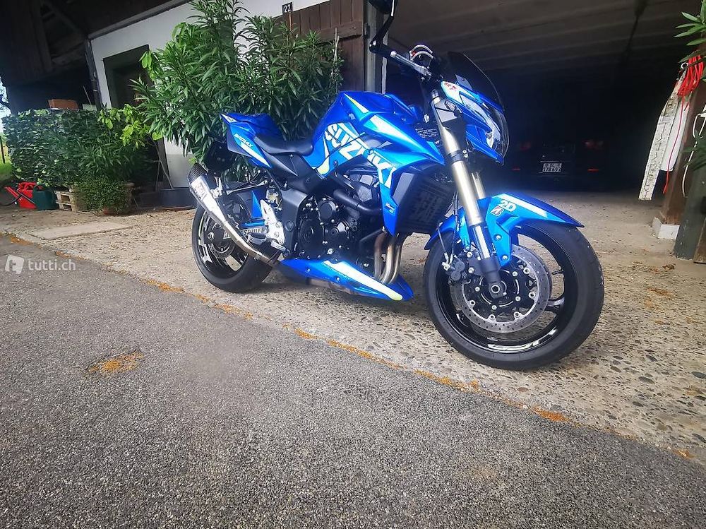 Suzuki GSR 750 ABS Neuwertig erst 3300km, ab Service und MFK (Gebraucht ...