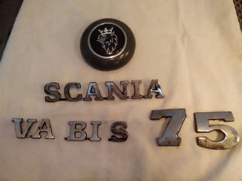 SCANIA VABIS 75 EMBLEM UND SCANIA HUPENKNOPF (Gebraucht) in Bättwil für ...