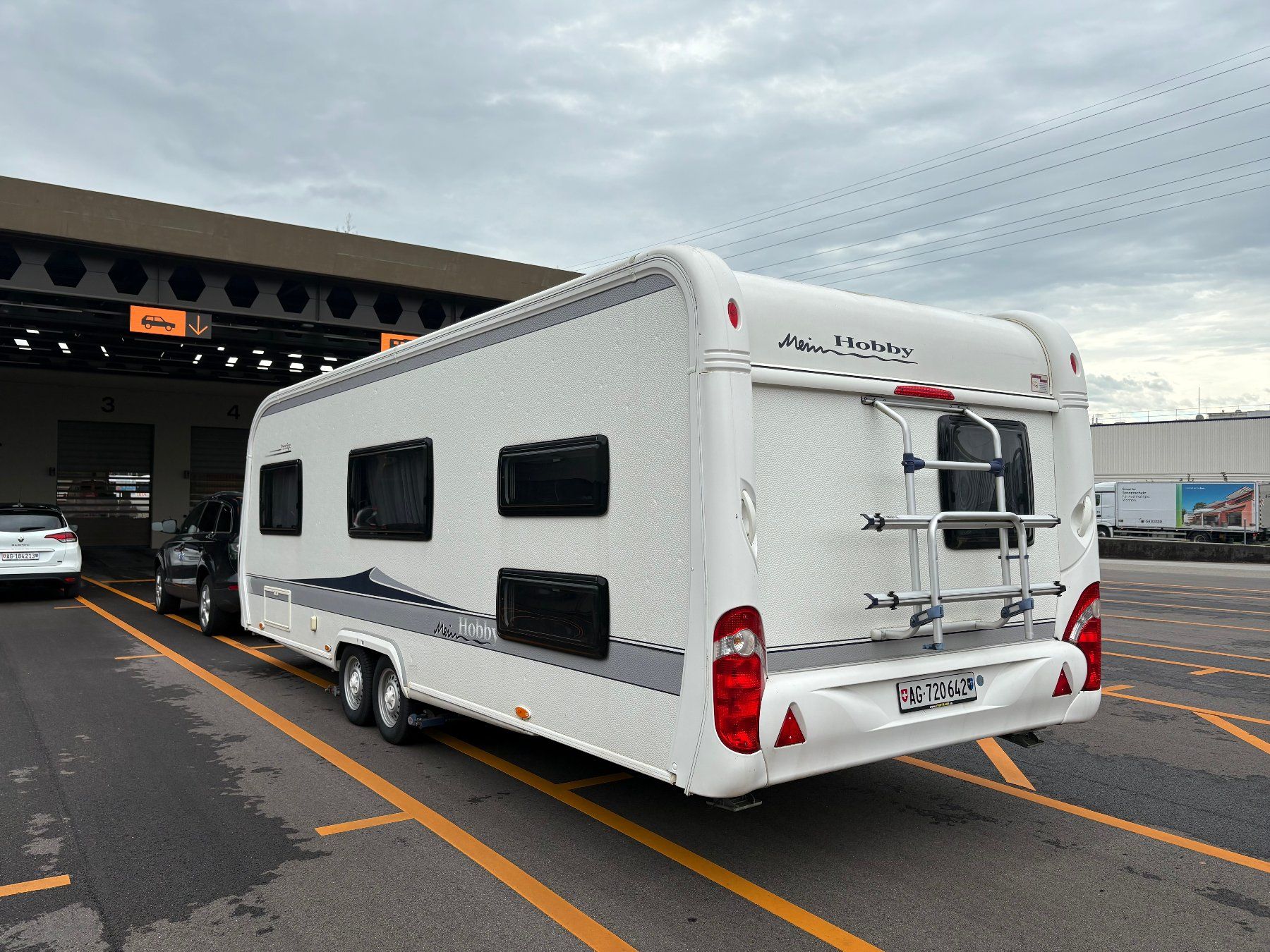 Hobby Prestige 650 KMFe, MFK, Mover, 7 Plätze, Winterfest (Gebraucht ...